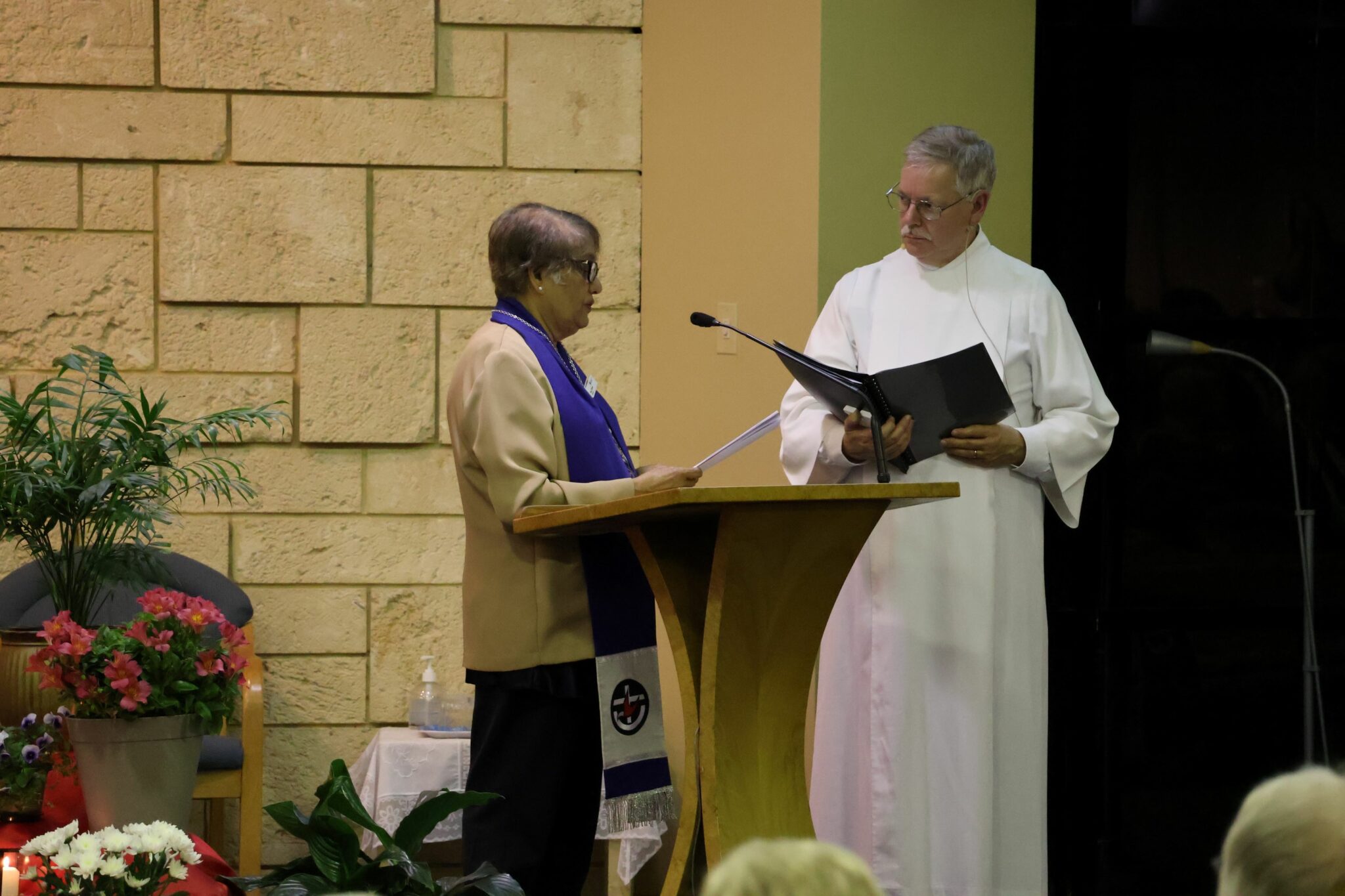 Rev Dr Ian Tozer Installed as Moderator - Uniting Church Western Australia